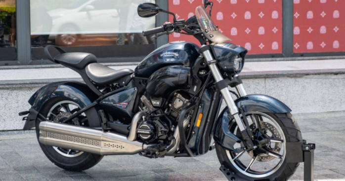 Chi tiết Hyosung GV300R vừa ra mắt Việt Nam: Giá 148 triệu, cùng cỡ ...