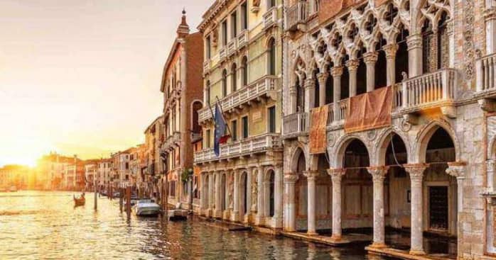 Có dịp đến Ý, nhất định phải ghé thăm 9 cung điện nguy nga tráng lệ này