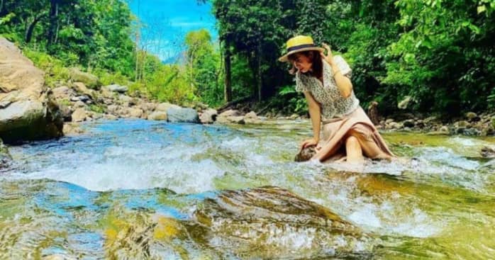 Gần Hà Nội có 6 suối nước cực mát lành, mùa hè đi "tránh nóng" là miễn chê