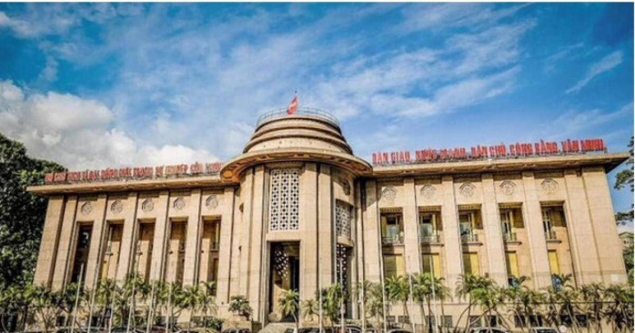 Lãi suất liên ngân hàng lao dốc, NHNN hút ròng hơn 40.000 tỷ đồng