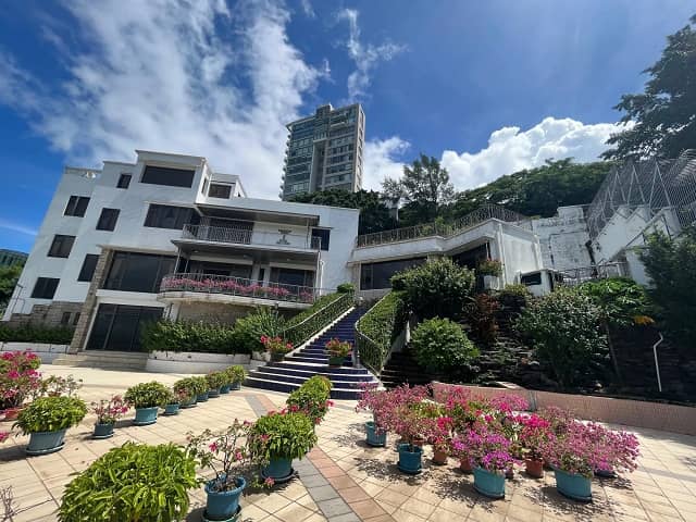 Giới siêu giàu Hồng Kông bán nhà riêng để trả nợ