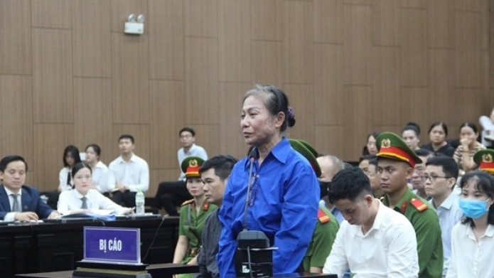 Bị cáo Hoàng Thị Thúy Lan xin tòa: “Đề nghị Hội đồng xét xử xem xét vì tôi rất khó khăn”